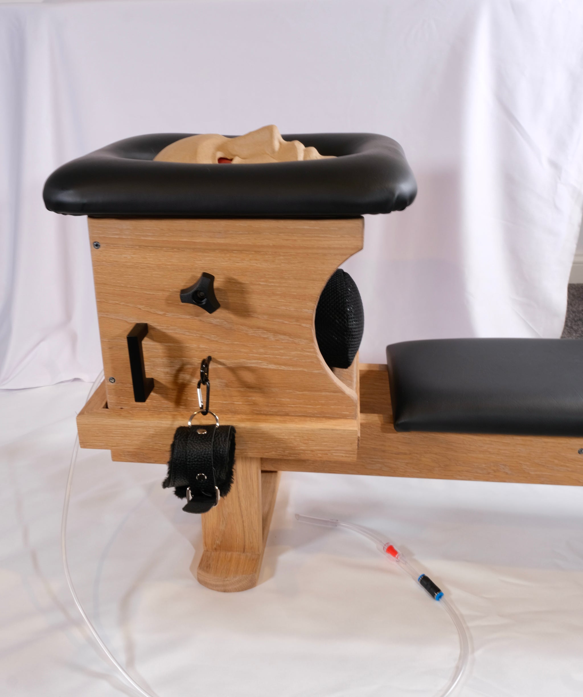 Queening Chair – The birds n the bees